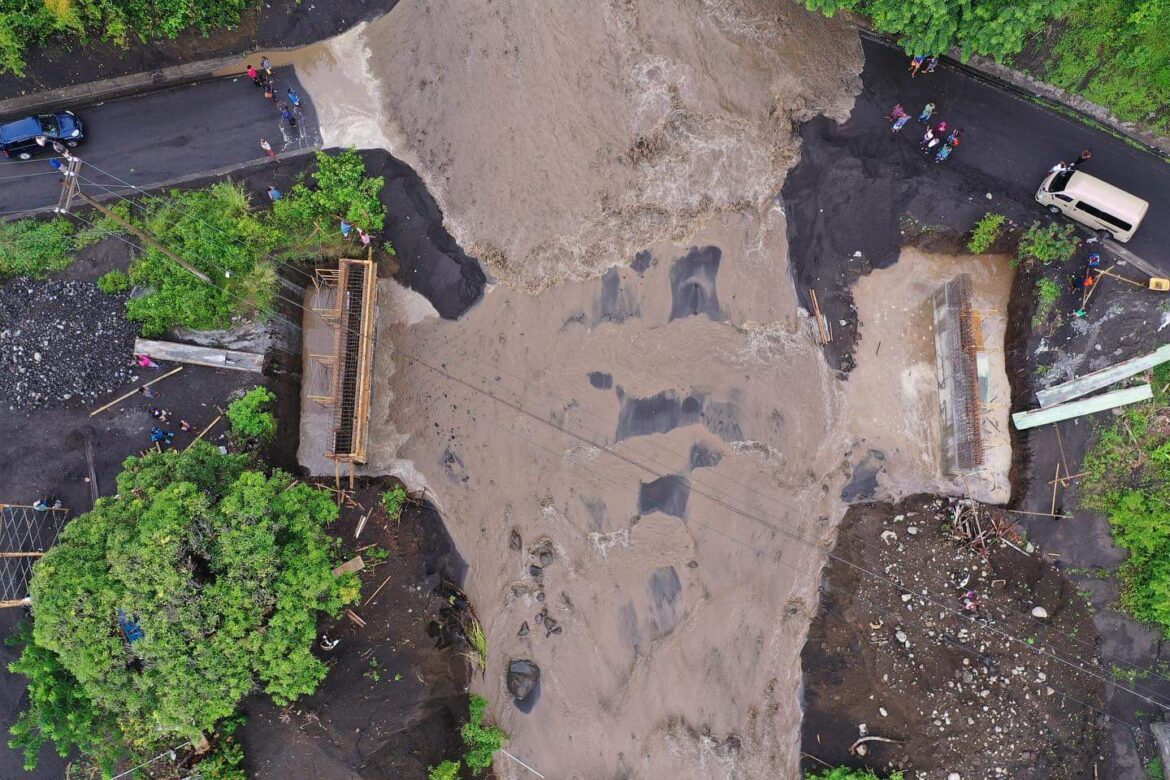 Amidst Flooding Fears, Hope for Bridges Grows - Caribbean Investigative ...